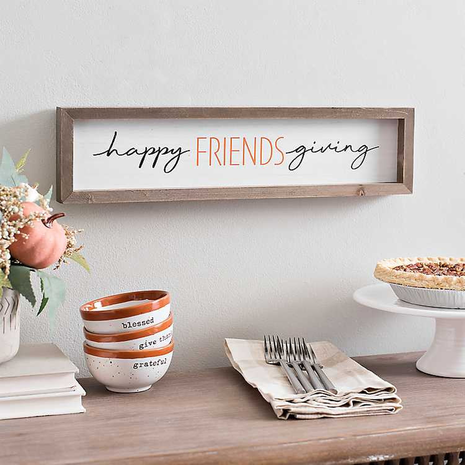 15 Friendsgiving Decorations Your Gathering Needs | PS Home