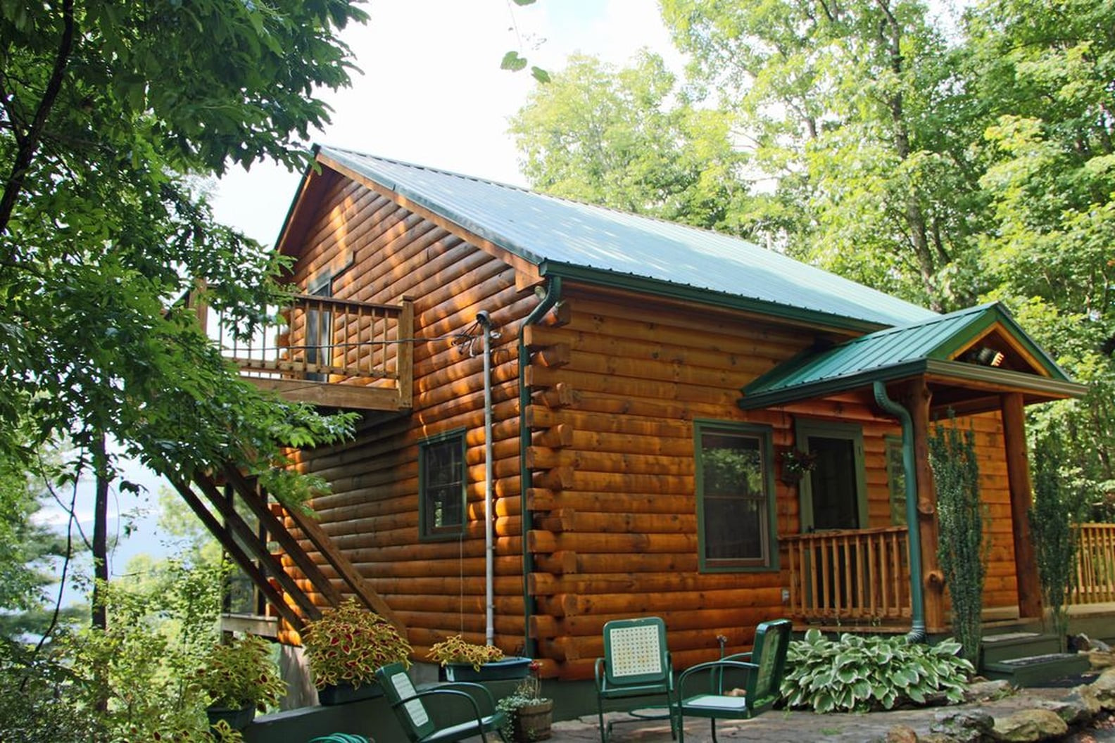 35 Charming Remote Cabin Rentals Across the US | PS Smart Living