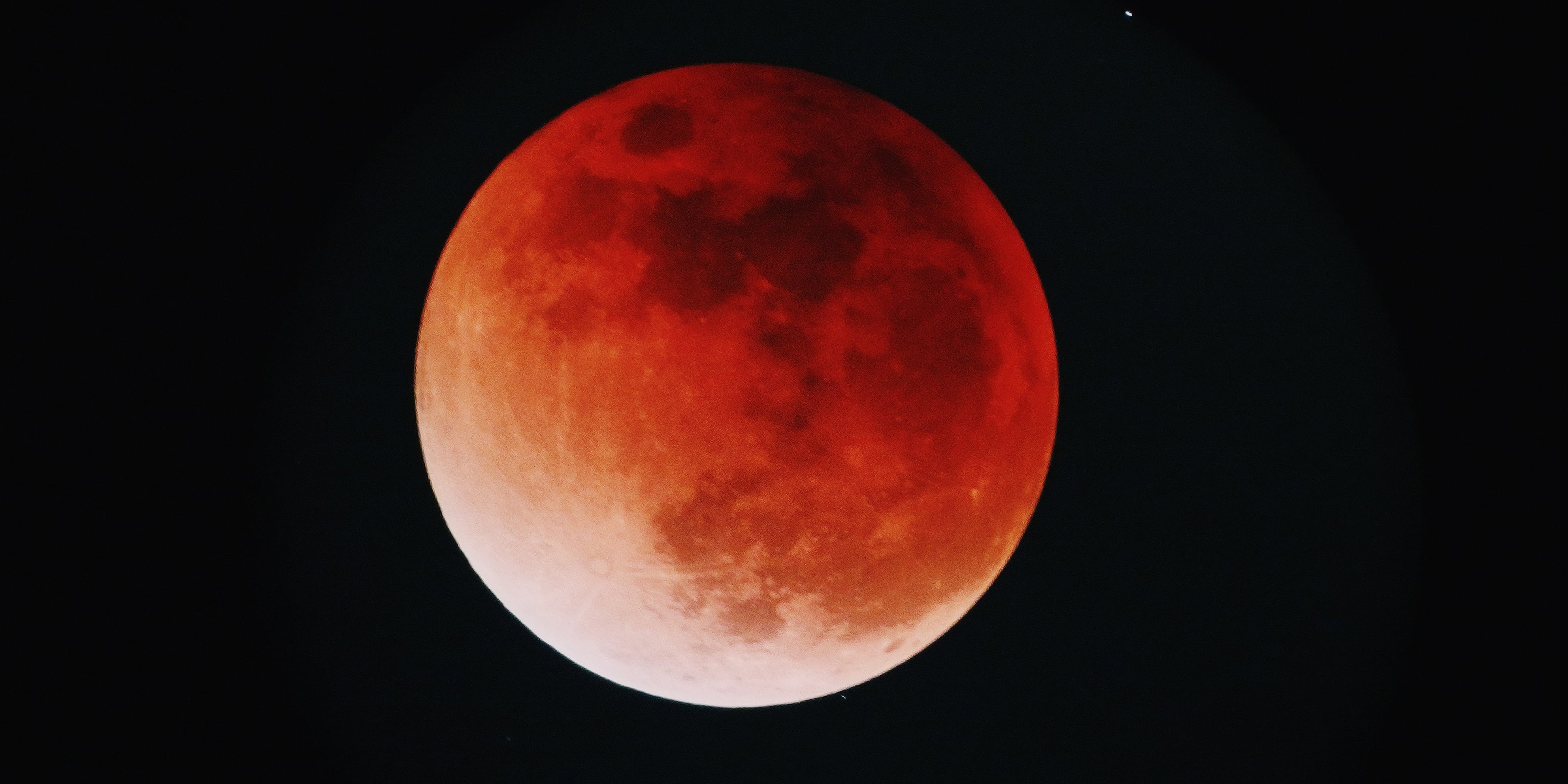 November 2021 Lunar Eclipse: Peak Time and How to See It | POPSUGAR ...