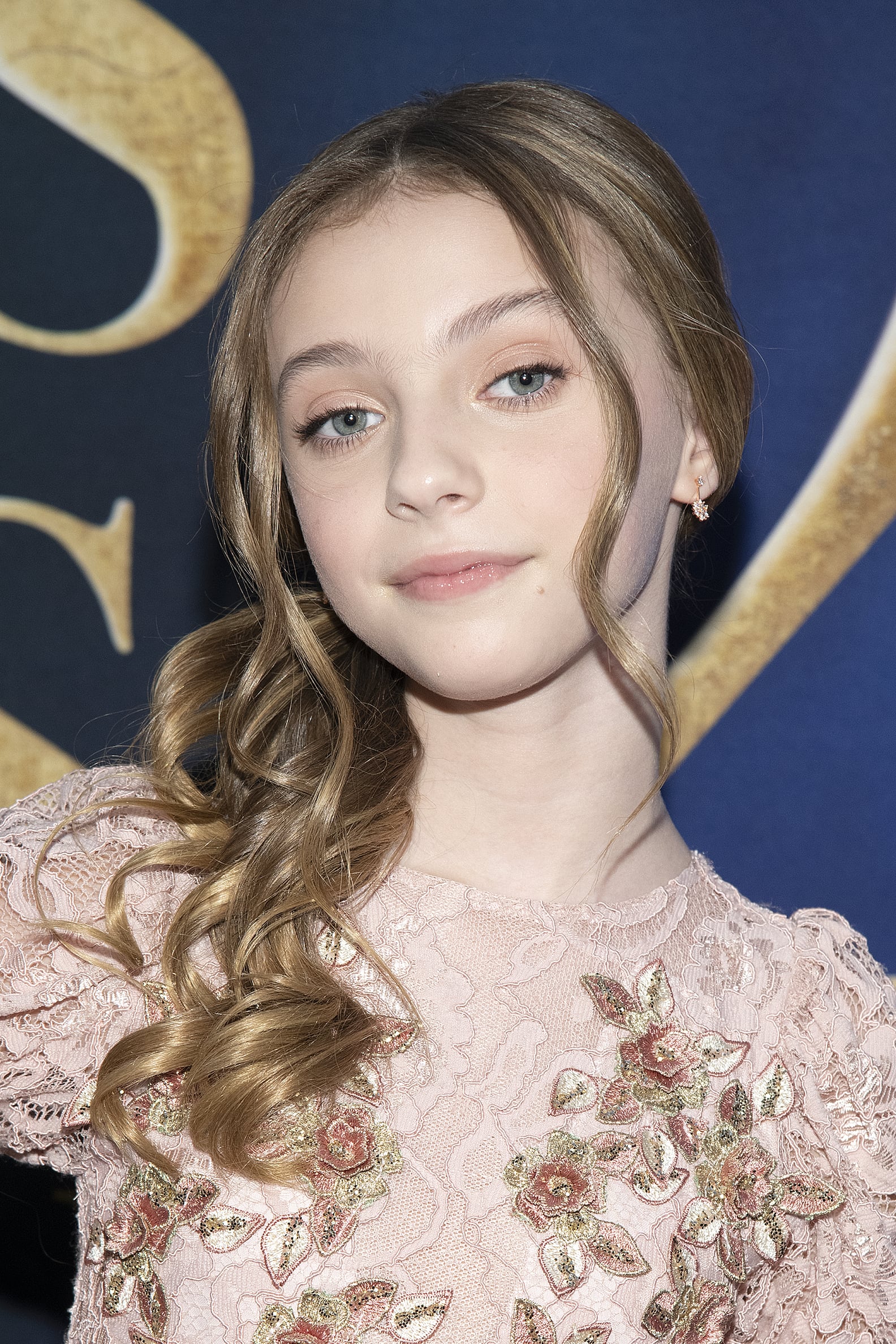 Hocus Pocus 2: Who Play the Young Sanderson Sisters? | PS Entertainment