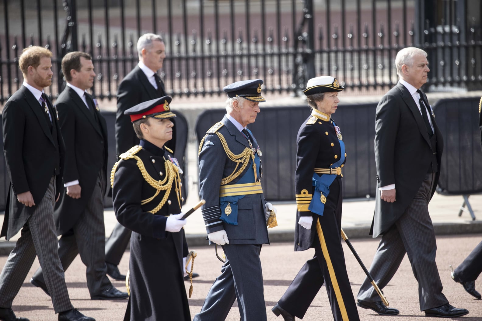 Prince Harry, William at Queen Elizabeth Coffin Procession | POPSUGAR ...