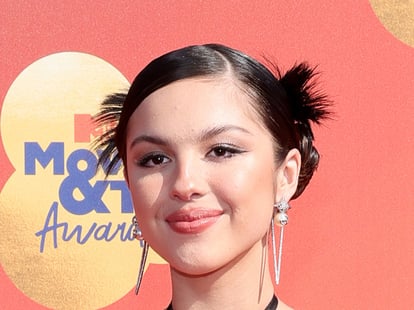 The Spiky-Updo '90s Hair Trend: Details | POPSUGAR Beauty