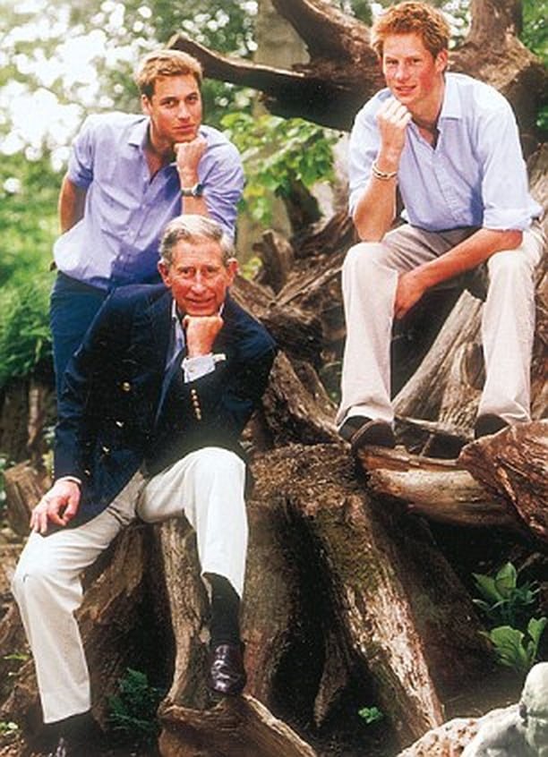 Royal Family Christmas Cards | PS Celebrity