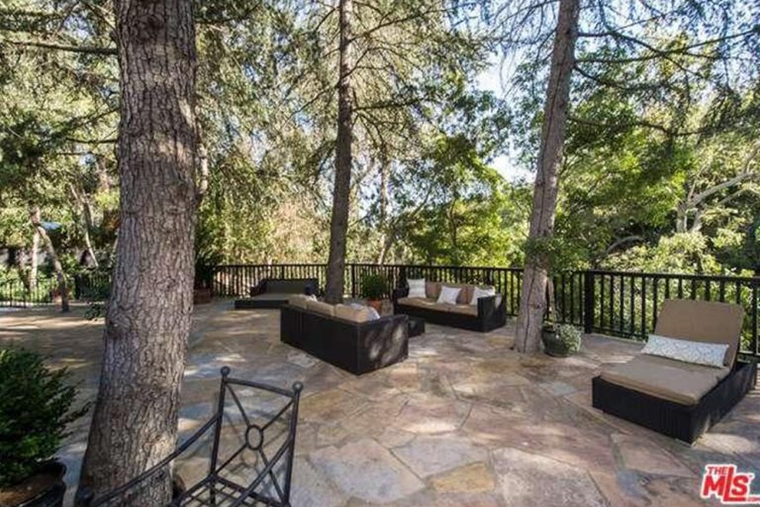 Kate Upton Buys Beverly Hills Home | PS Home