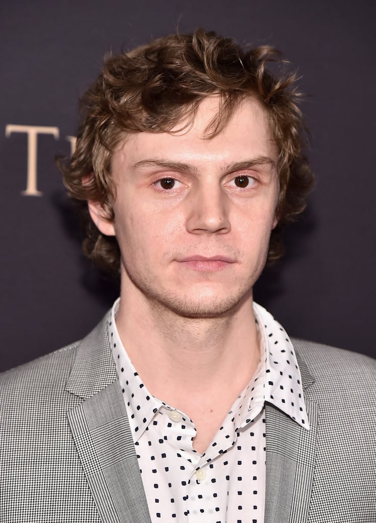 Evan Thomas Peters Namorada