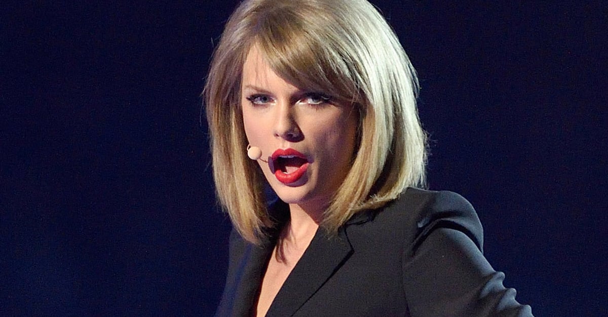 Celebrities Reacting to the Colored Dress Debate | PS Celebrity