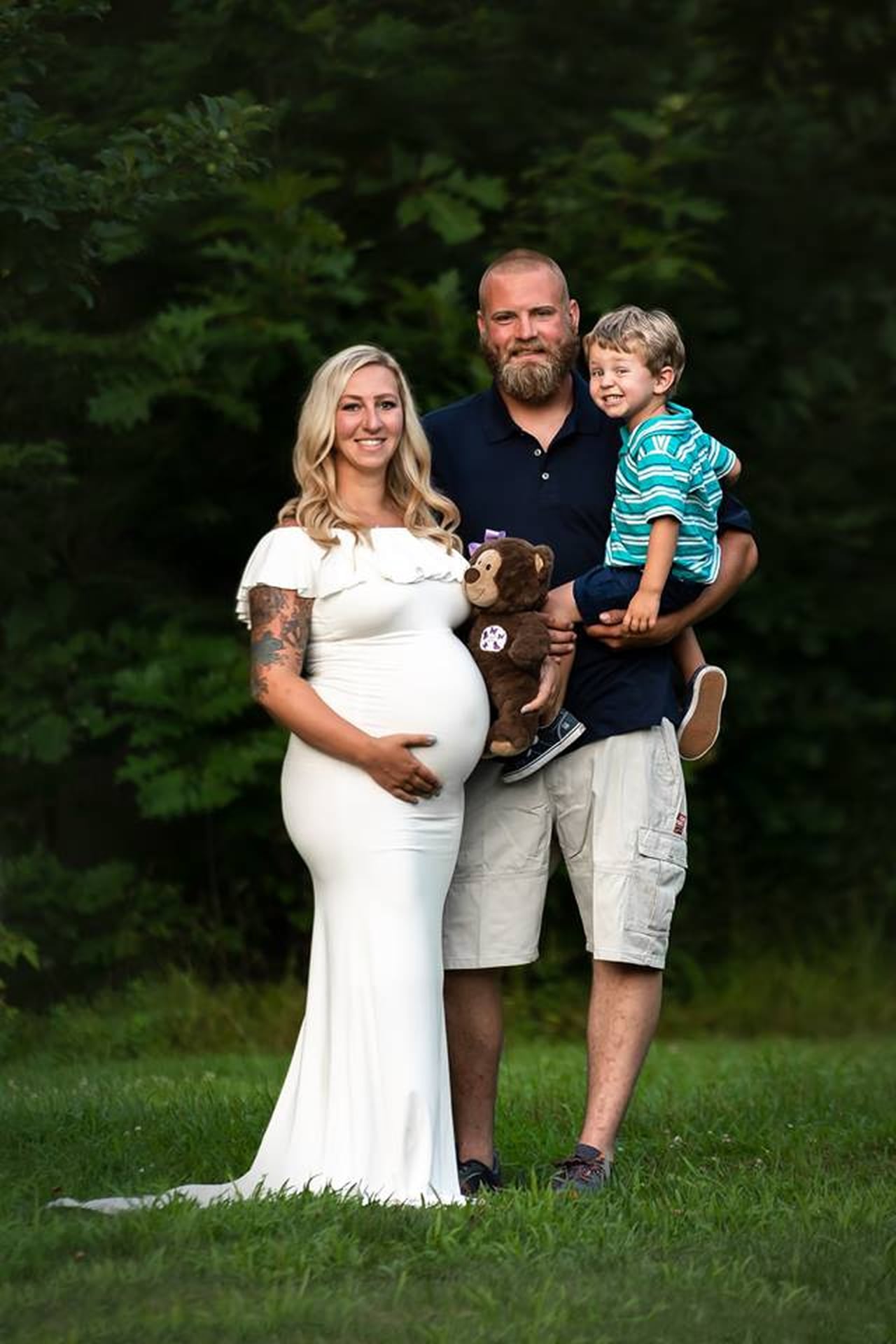 Mom's Rainbow Maternity Photos | PS Family