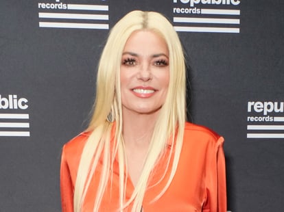 Shania Twain's Platinum-Blond Hair | Photos | POPSUGAR Beauty