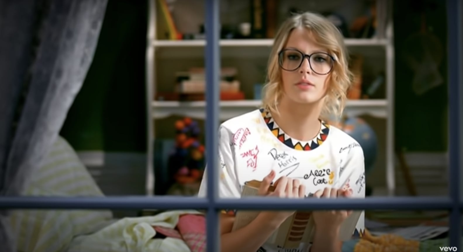 Taylor Swift's "You Belong With Me" Is Like a Rom-Com | PS Entertainment