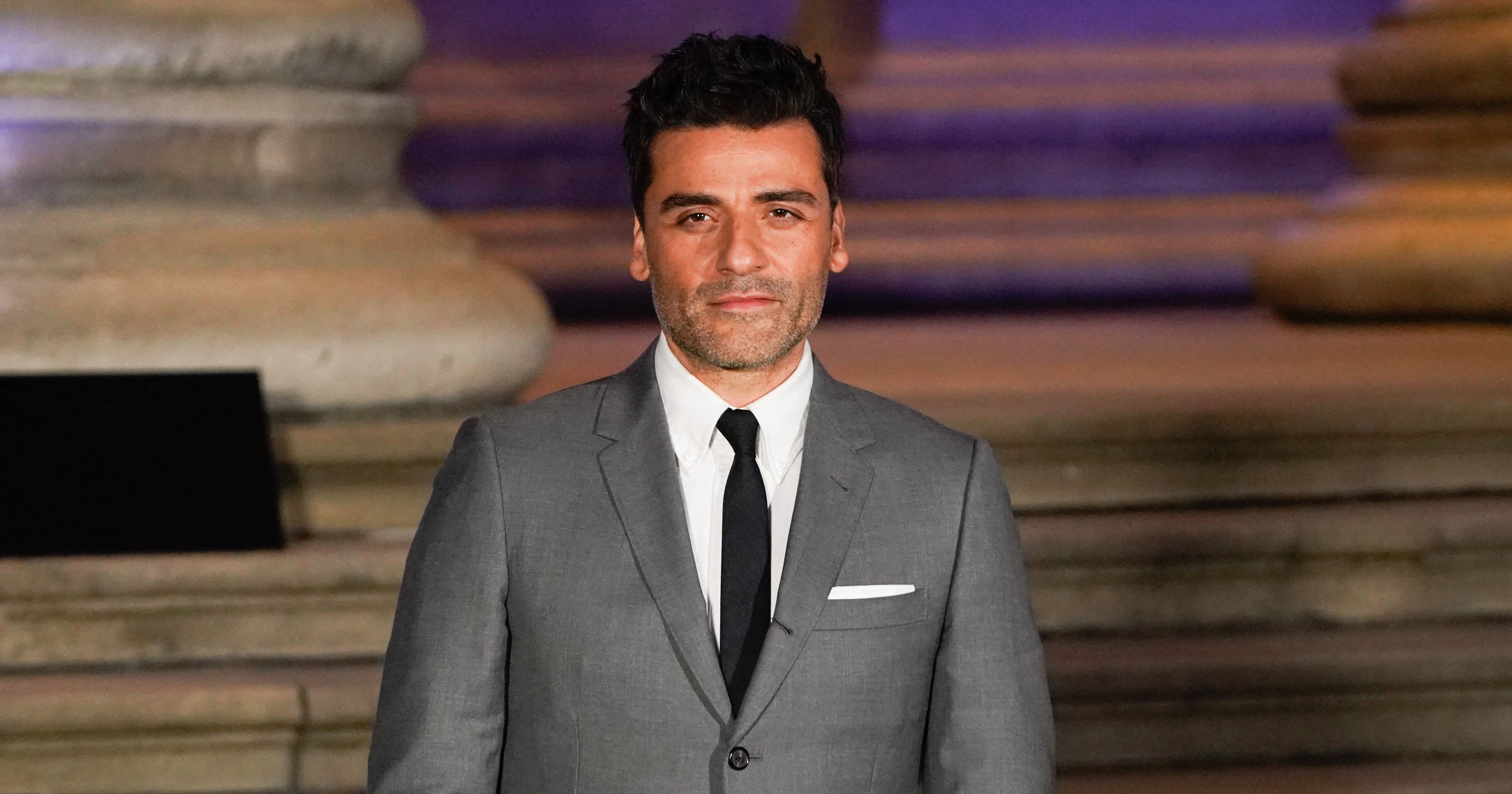 Oscar Isaac's Thom Browne Skirt Suit at Moon Knight Premiere | PS Fashion