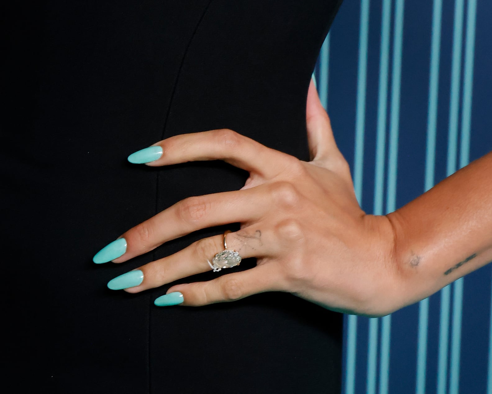 Hailey Bieber Wears Blue Nails at Tiffany & Co. Celebration | PS Beauty