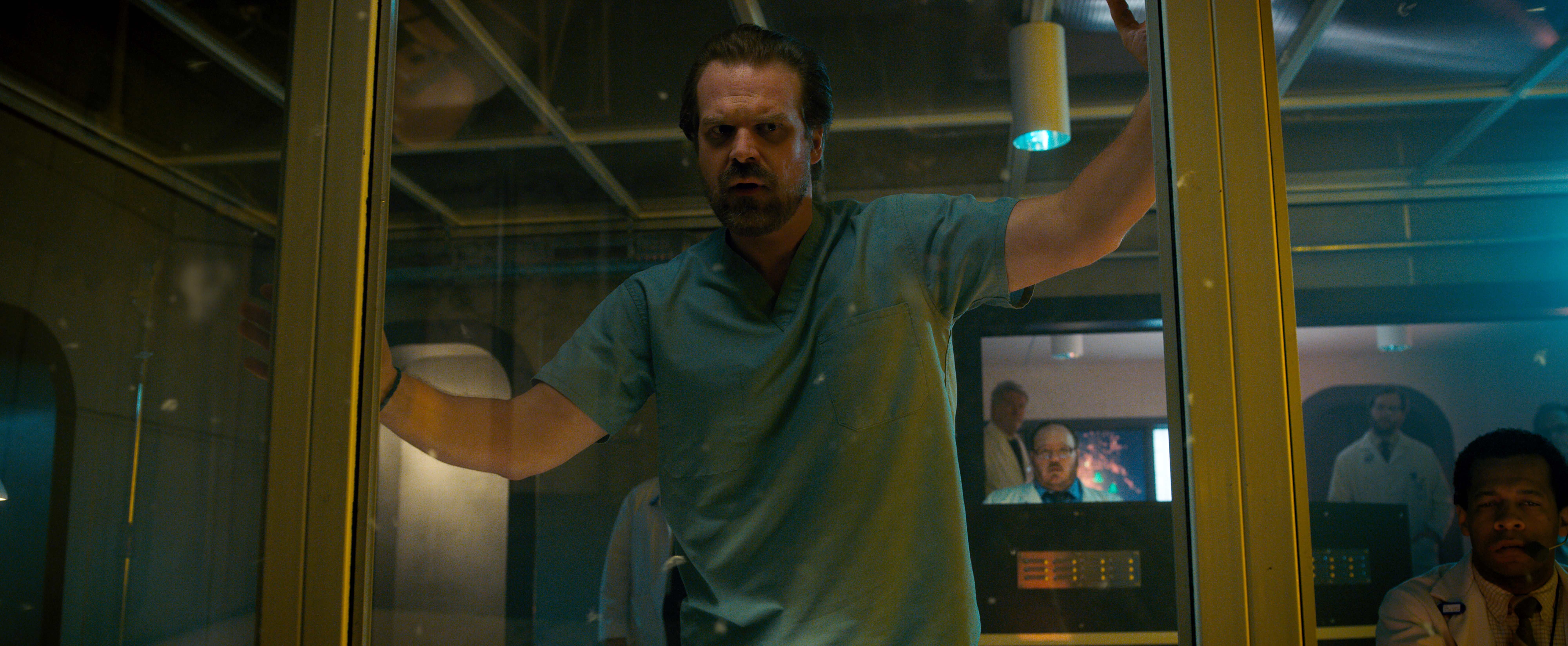 David Harbour Tweets About His Dad Bod | PS Family