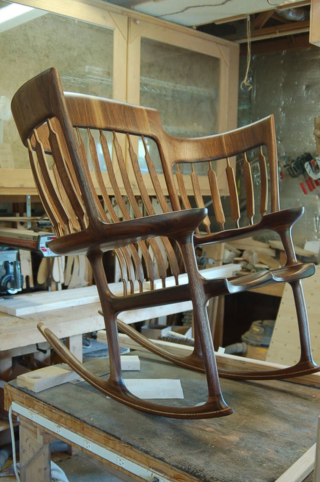 Dad Makes Rocking Chair to Read to 3 Kids at Once | PS Family