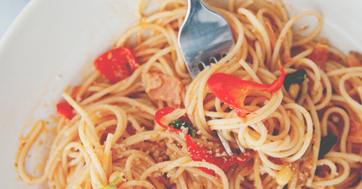Spaghetti With Bacon, Tomatoes, Chiles, and Pine Nuts | PS Food