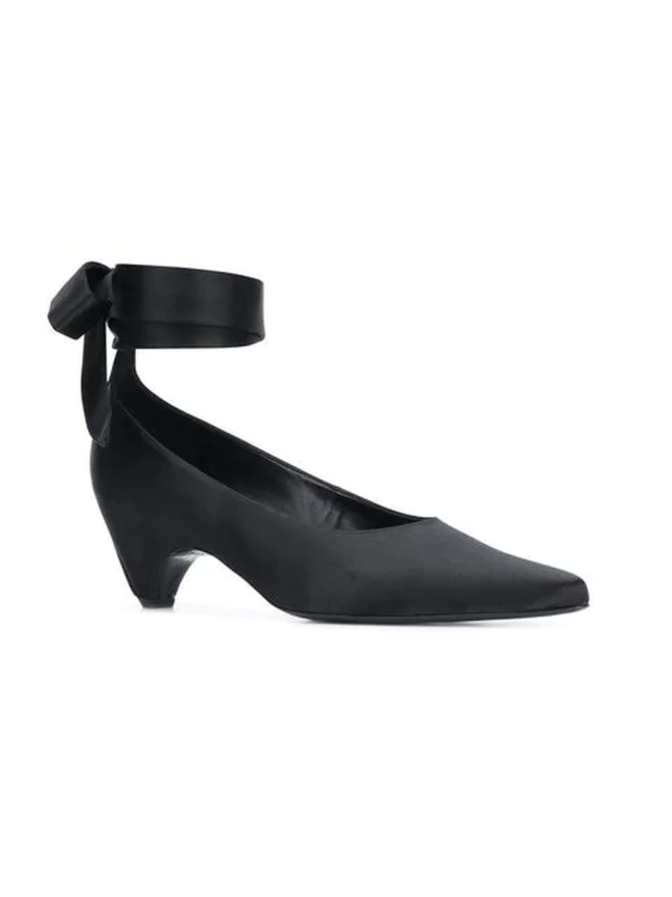 Miley Cyrus Wears Black Glove Pumps March 2019 | PS UK Fashion