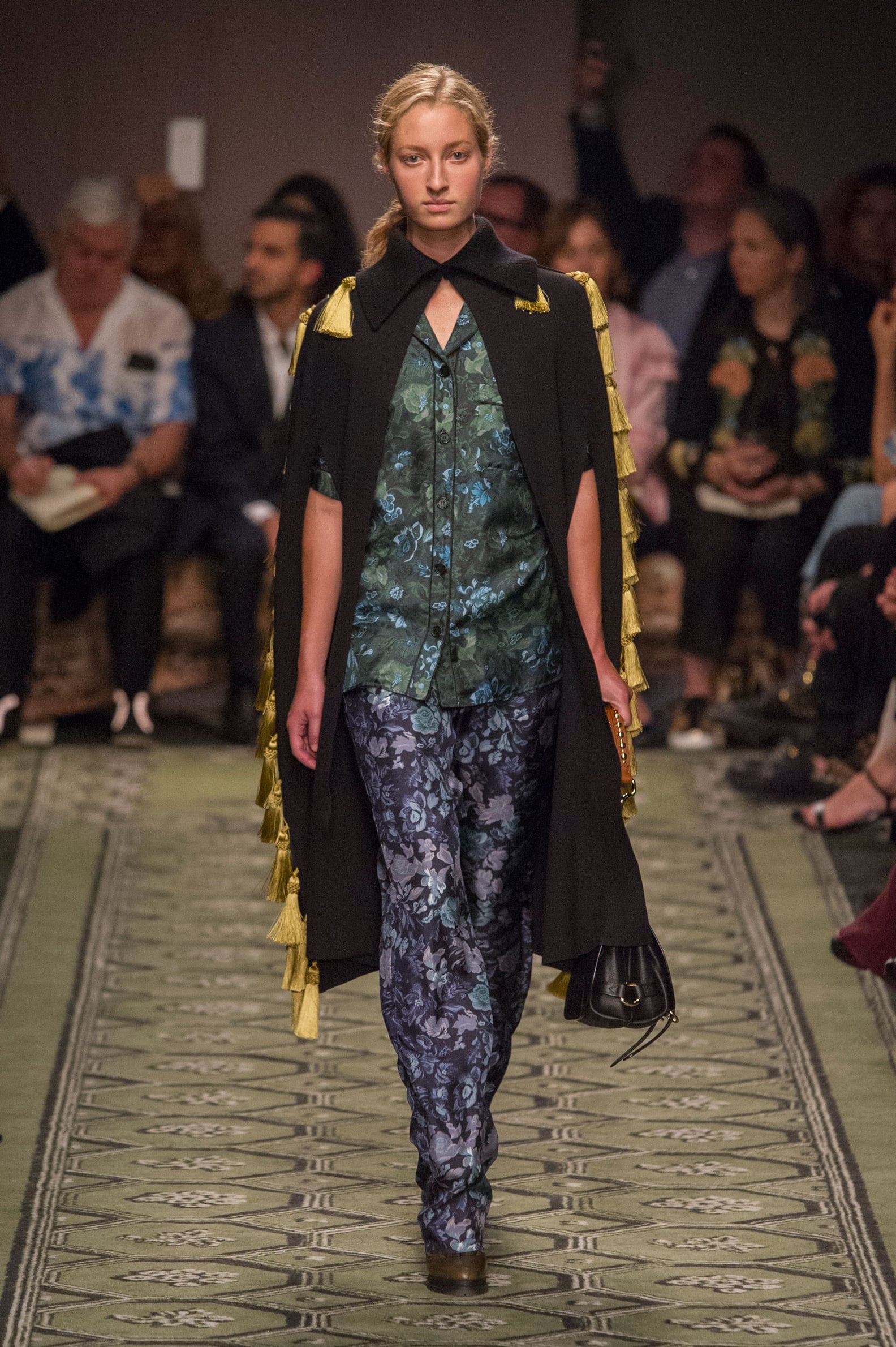 Burberry Runway Show September 2016 | PS Fashion