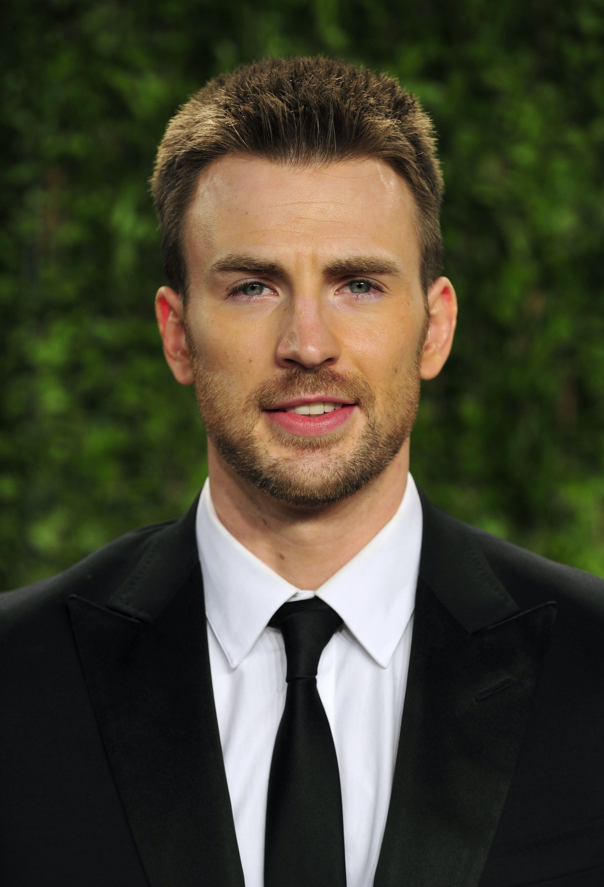 Chris Evans Headshot