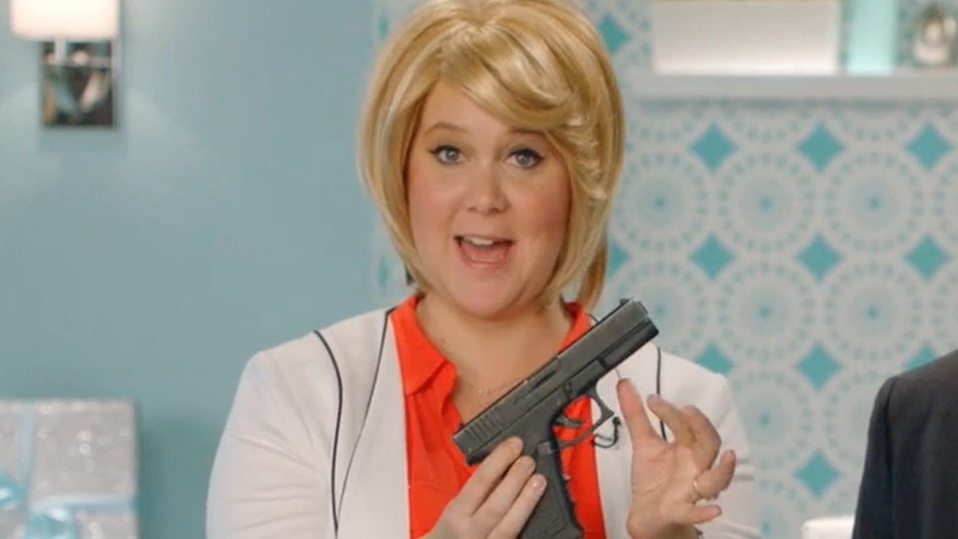 Amy Schumer Gun Sketch (Video) | POPSUGAR News