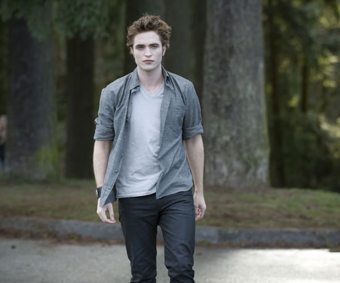 Robert Pattinson in Twilight Pictures | PS Entertainment