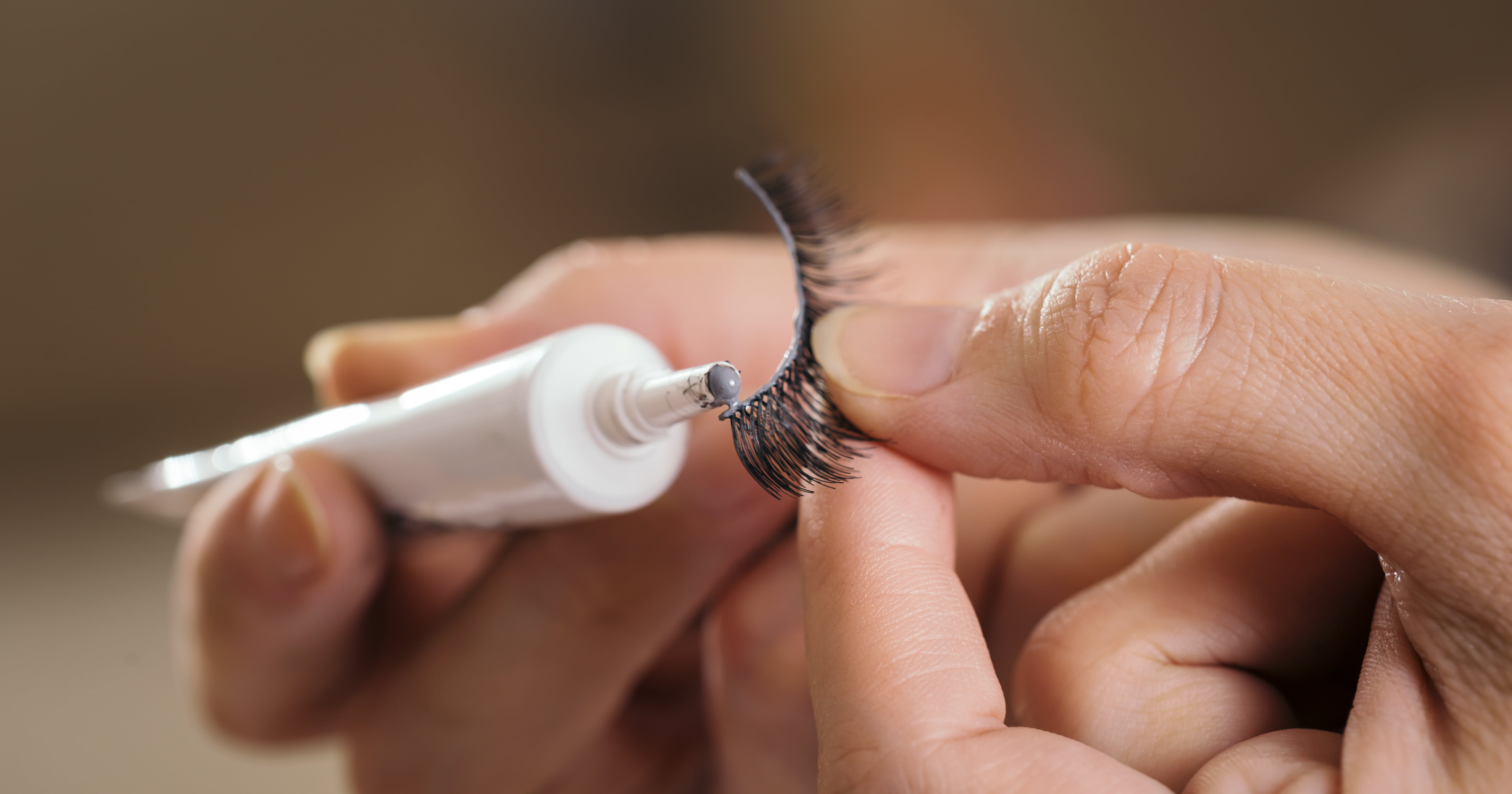 How to Put on Fake Eyelashes | PS Beauty