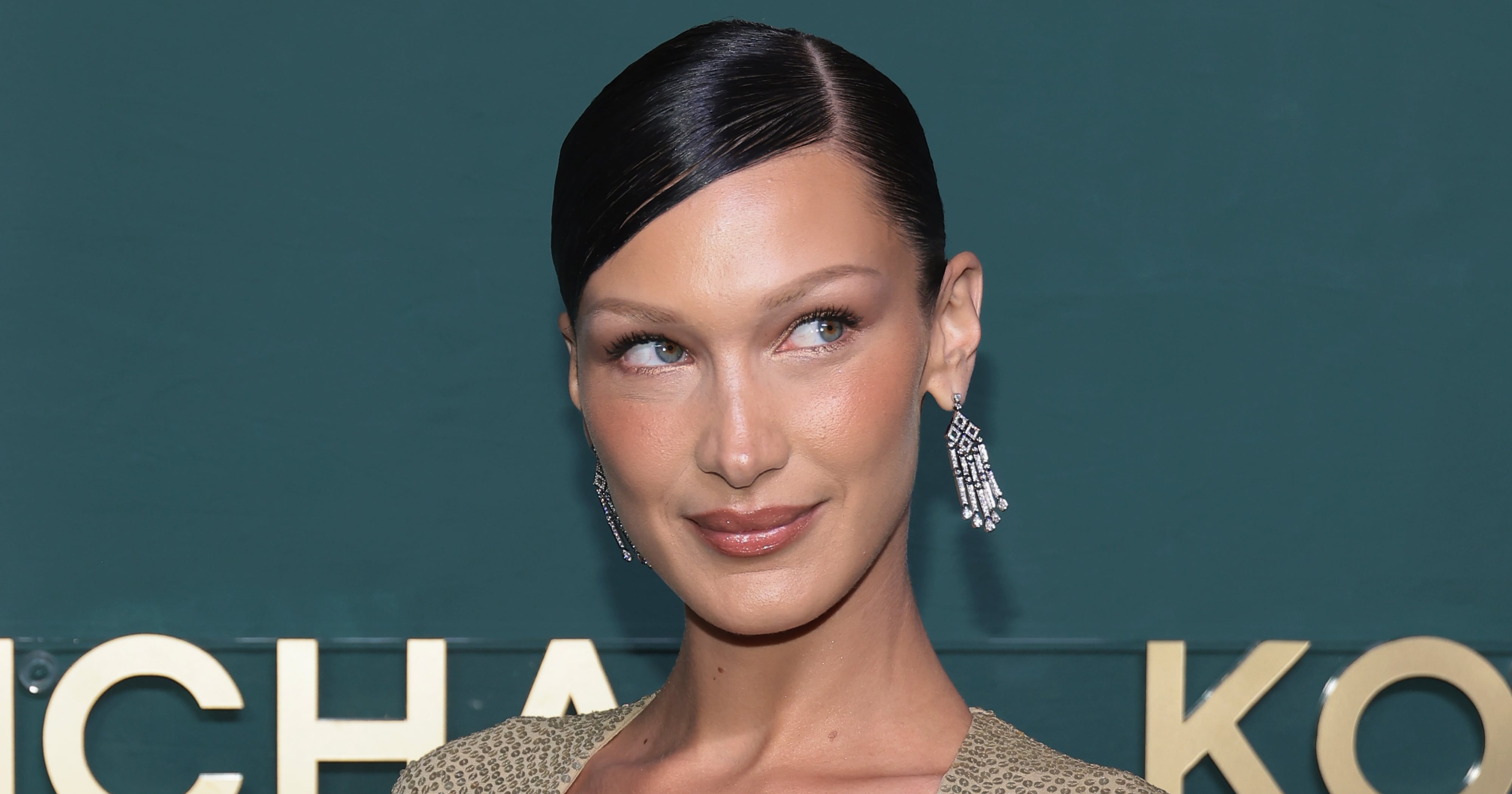 How to Make Bella Hadid's Kinsicle Smoothie From Erewhon | PS Food