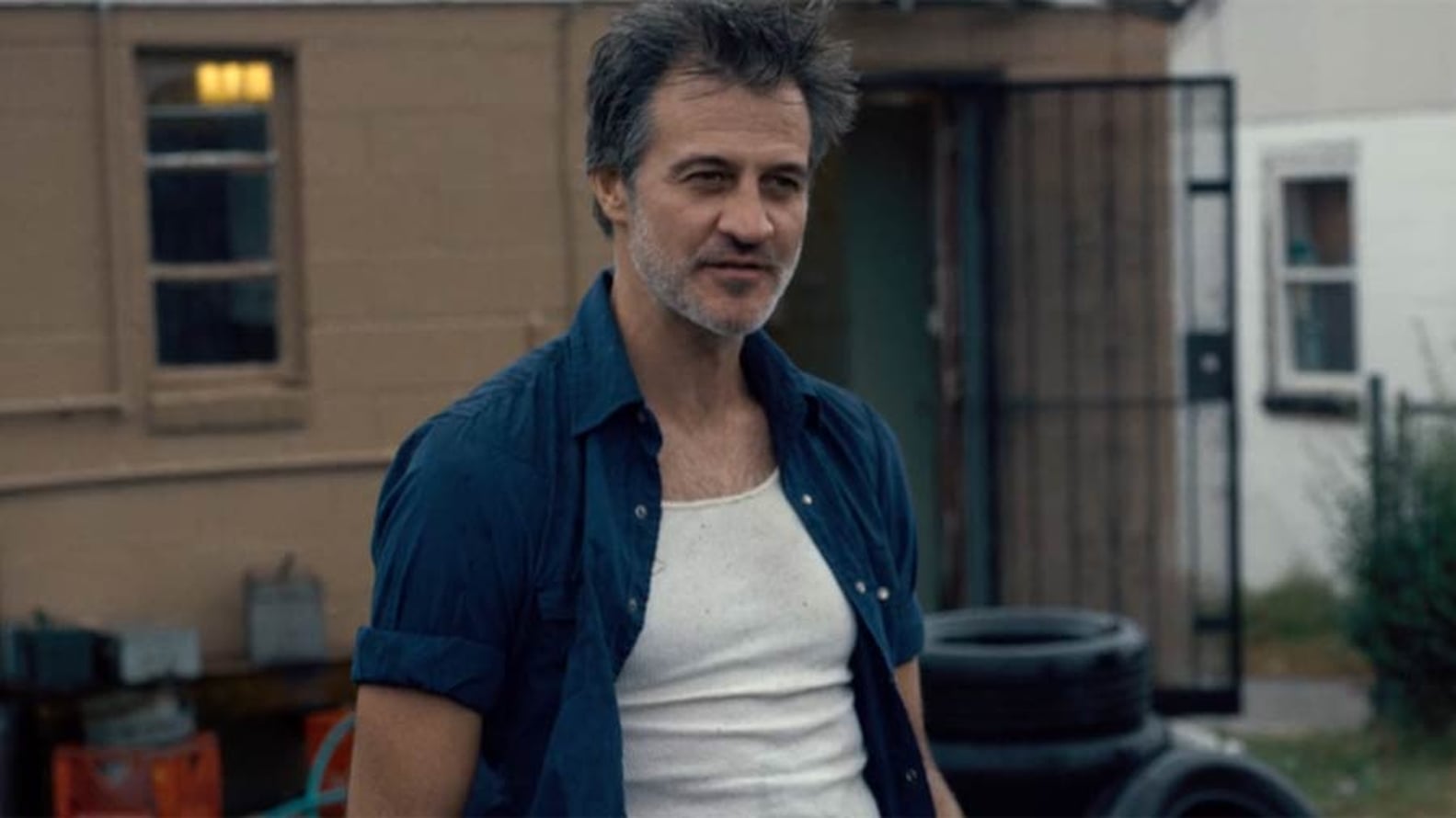 Where Is Will and Jonathan's Dad in Stranger Things? | PS Entertainment