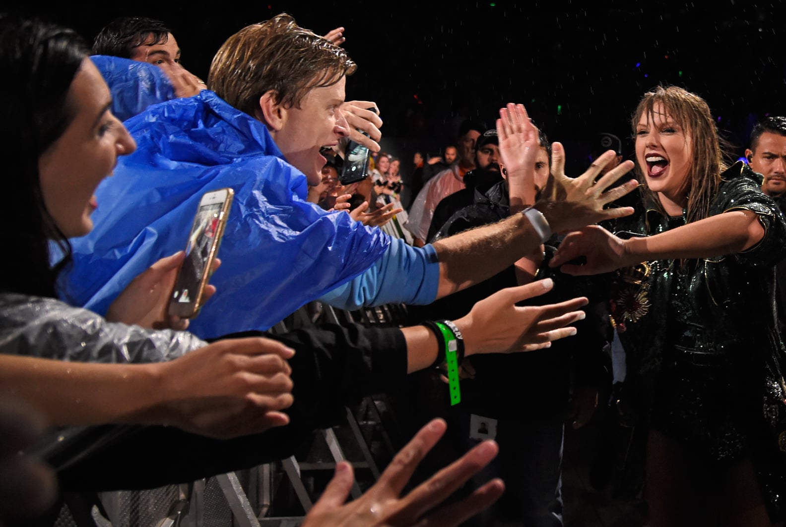 Taylor Swift Reputation Concert in the Rain Photos | PS Celebrity