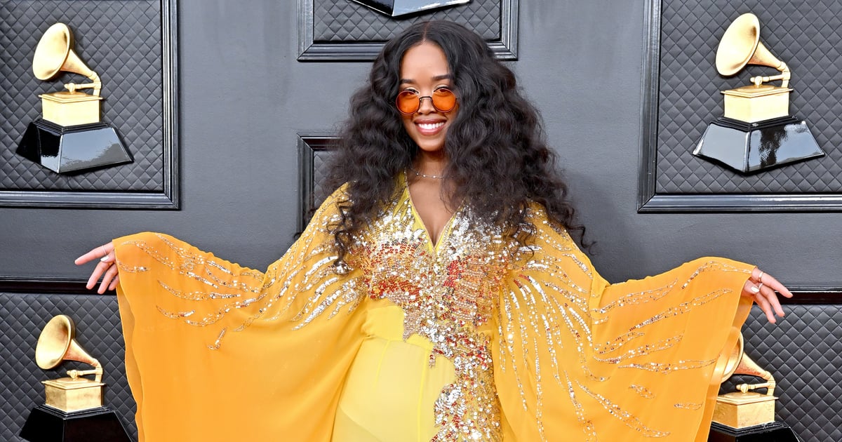 H.E.R.'s Grammys 2022 Look's Meaning, Styled by Wouri Vice | POPSUGAR ...