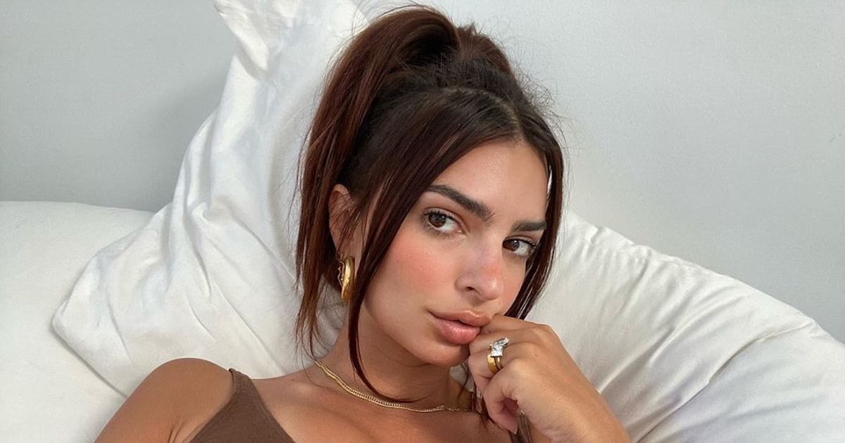 Emily Ratajkowski's Auburn-Brown Hair Color For Fall | PS Beauty