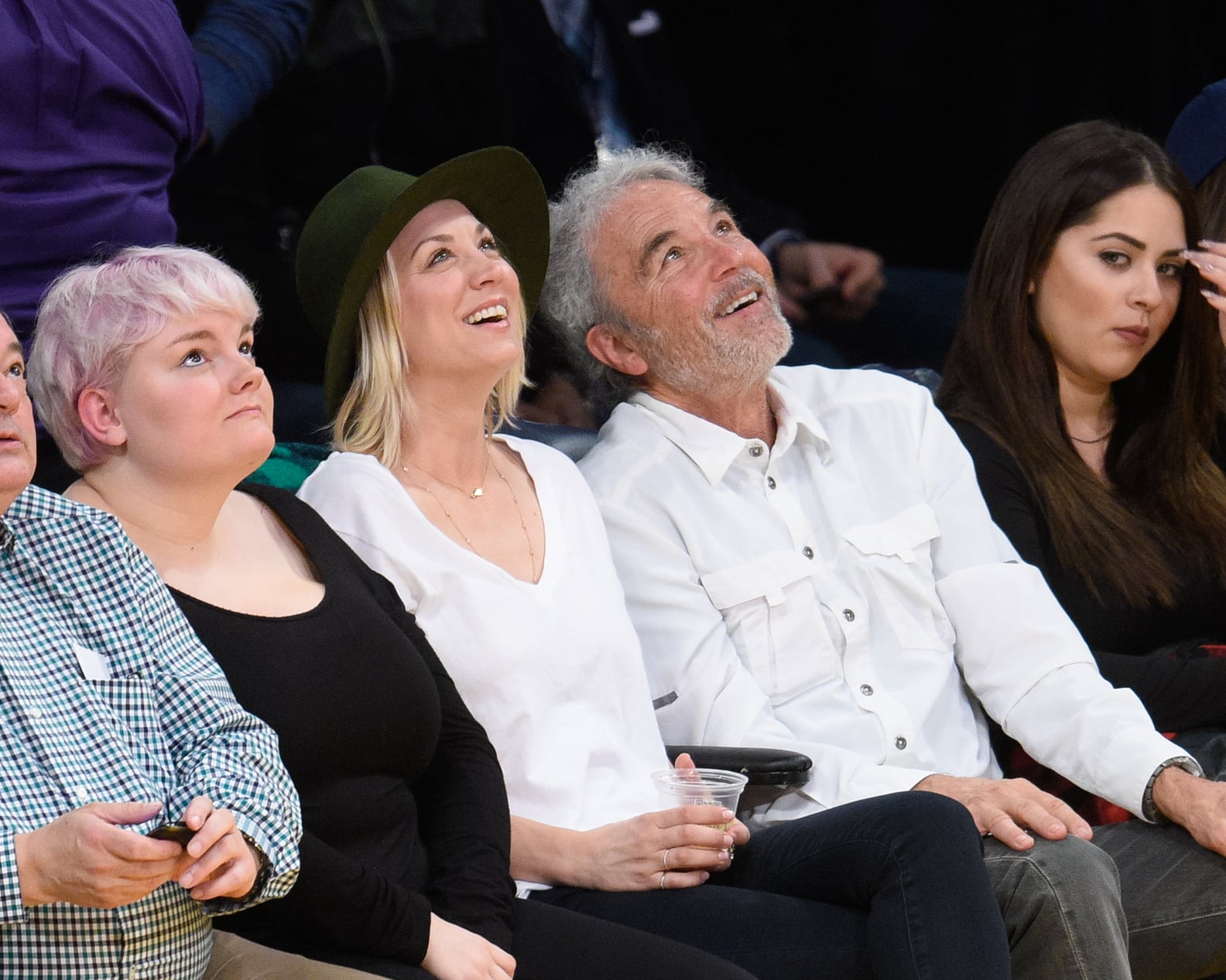 Kaley Cuoco and Her Dad at a Basketball Game in LA 2016 | PS Celebrity