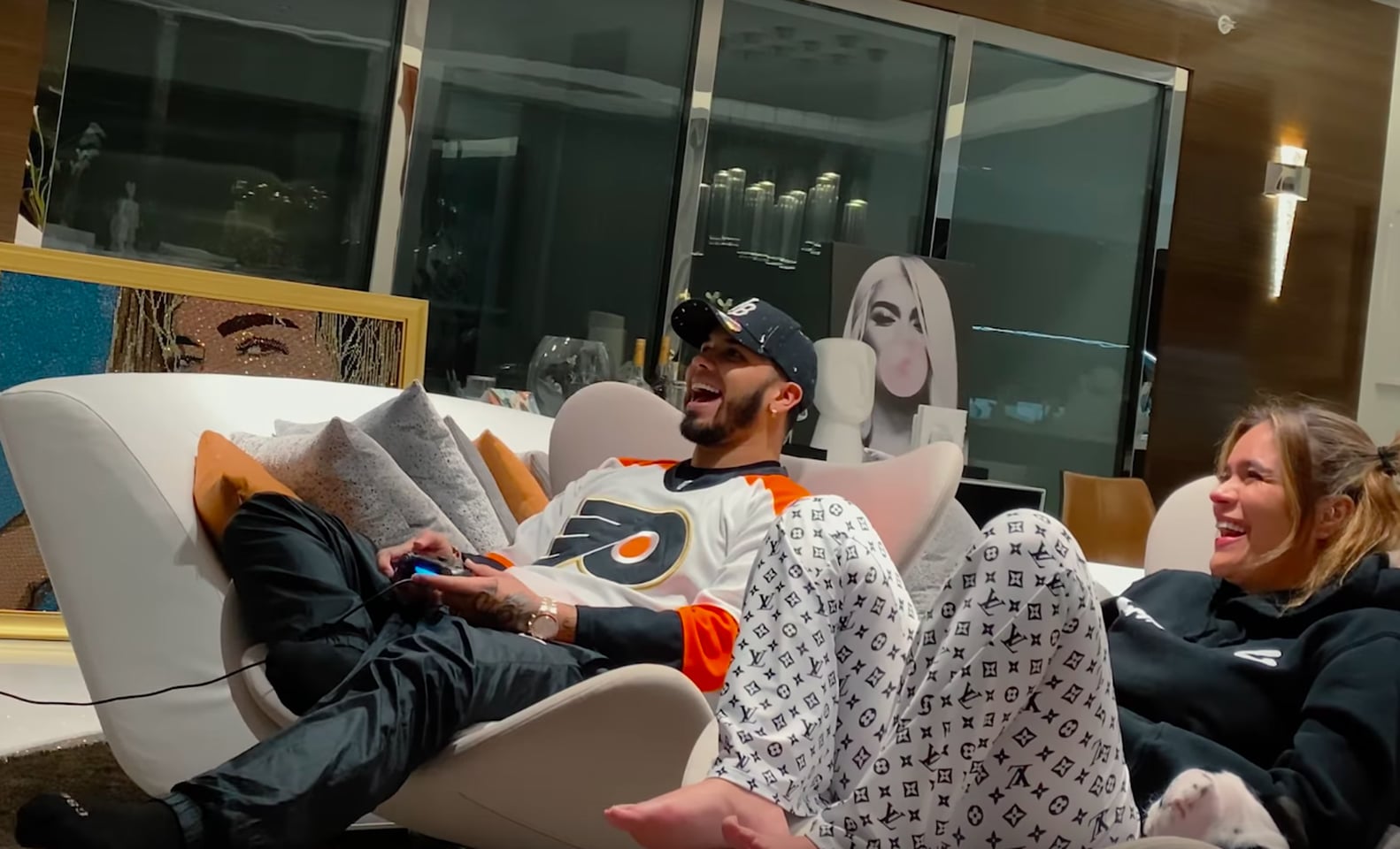 Karol G, Anuel AA Release "Follow" and "3 de Abril" | PS Latina