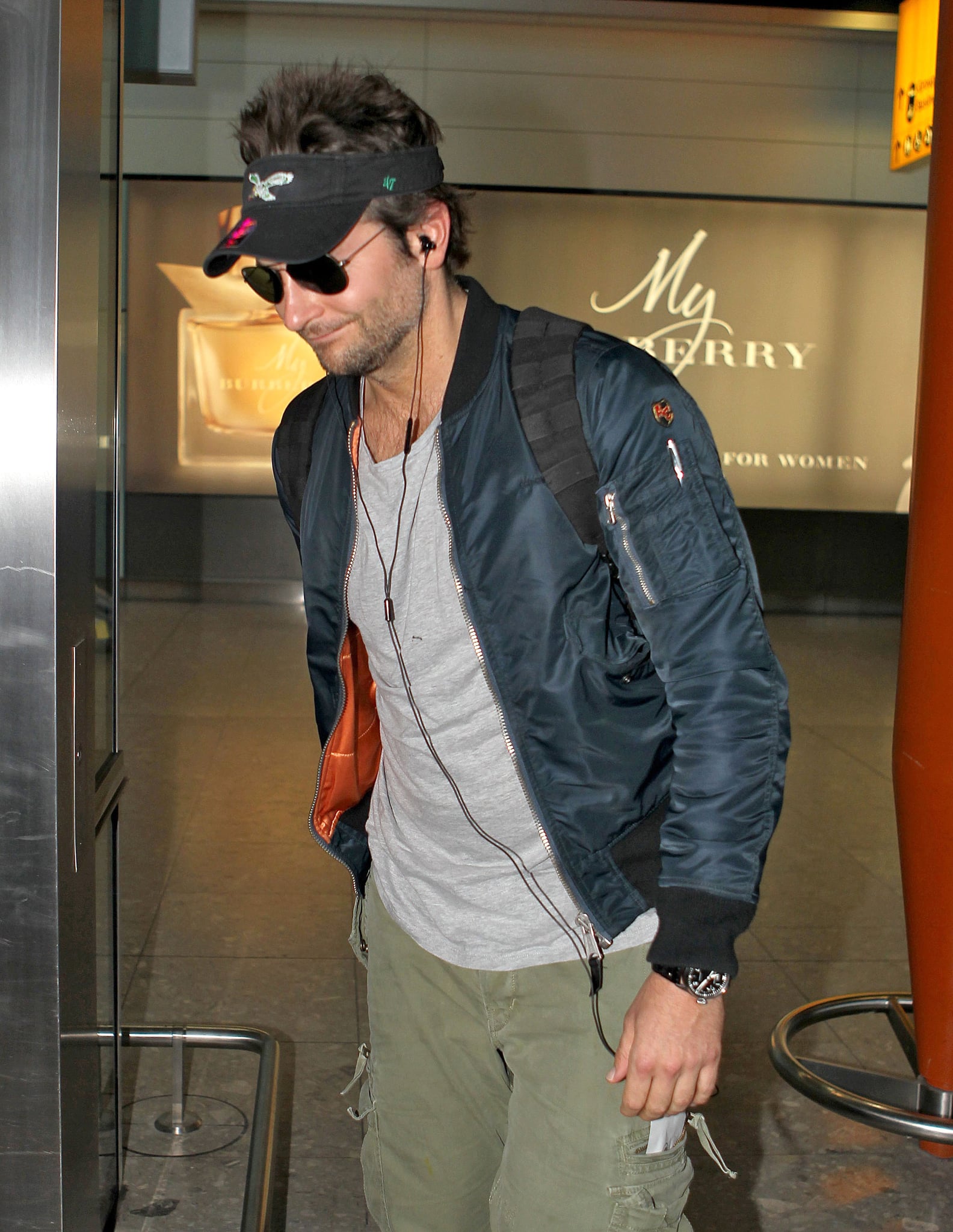 Bradley Cooper Wearing a Visor | Pictures | PS Celebrity