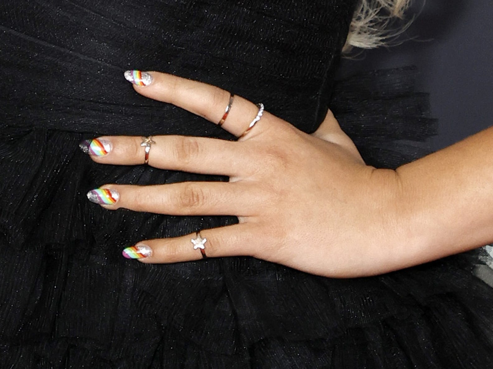 JoJo Siwa's Nail Art at the AMAs Was For the DWTS Finale | PS Beauty