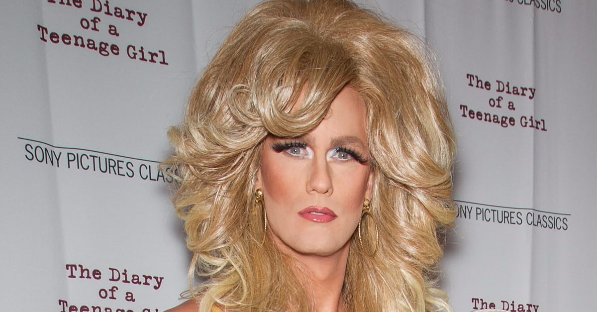 Alexander Skarsgard Dressed in Drag on the Red Carpet | PS Celebrity