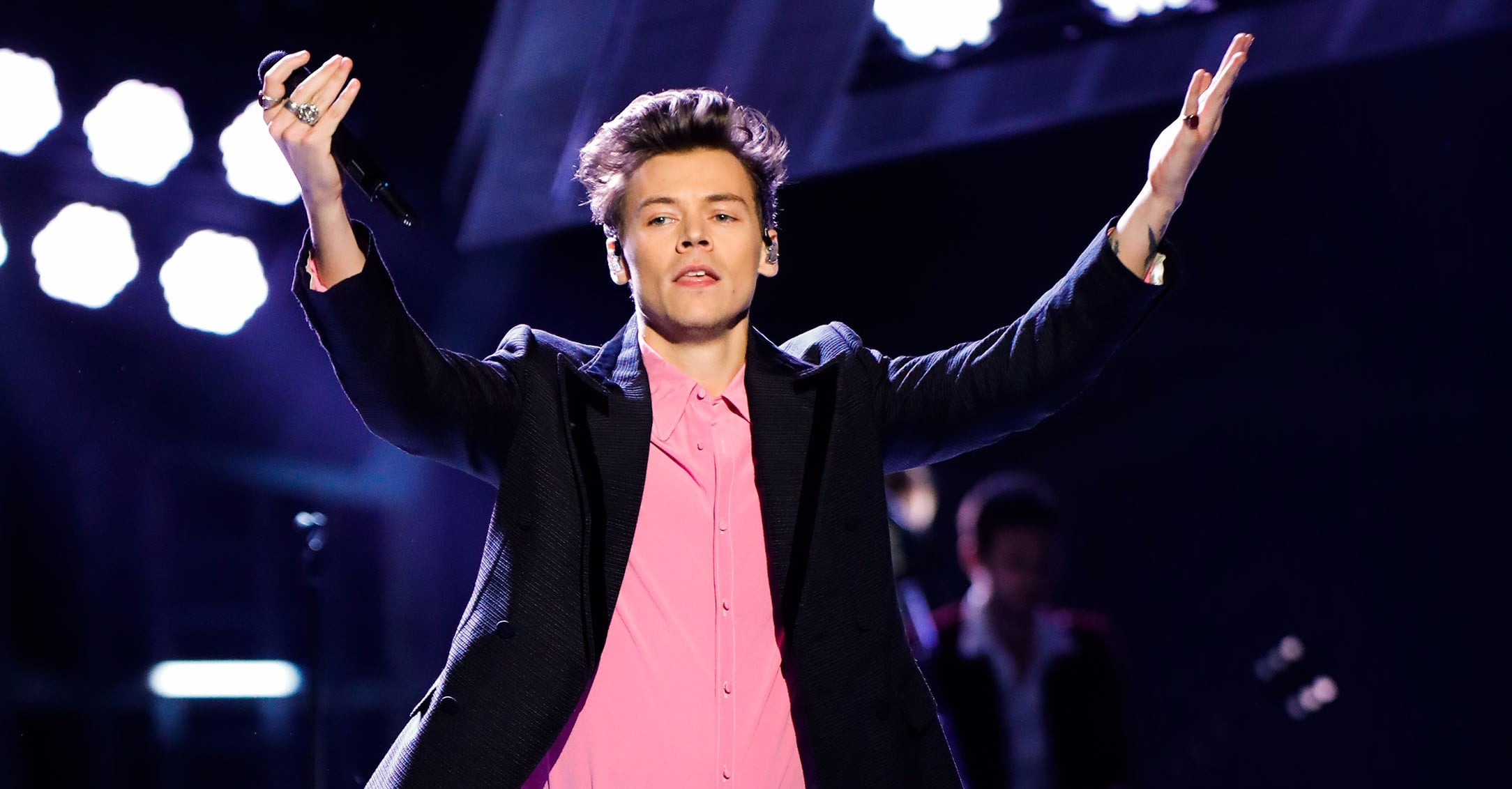 Harry Styles Performing at 2017 VS Fashion Show Video | PS Entertainment