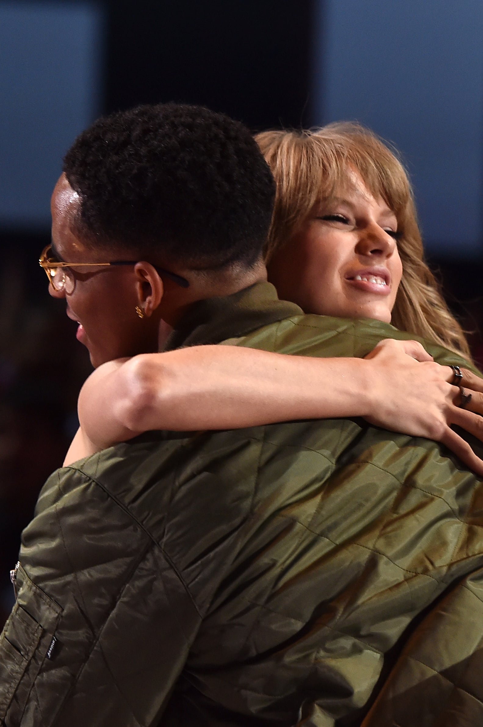 Taylor Swift Hugging Celebrities | PS Celebrity