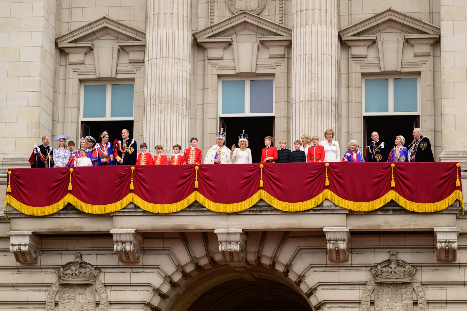The Royal Family on the Balcony at the King's Coronation | POPSUGAR ...