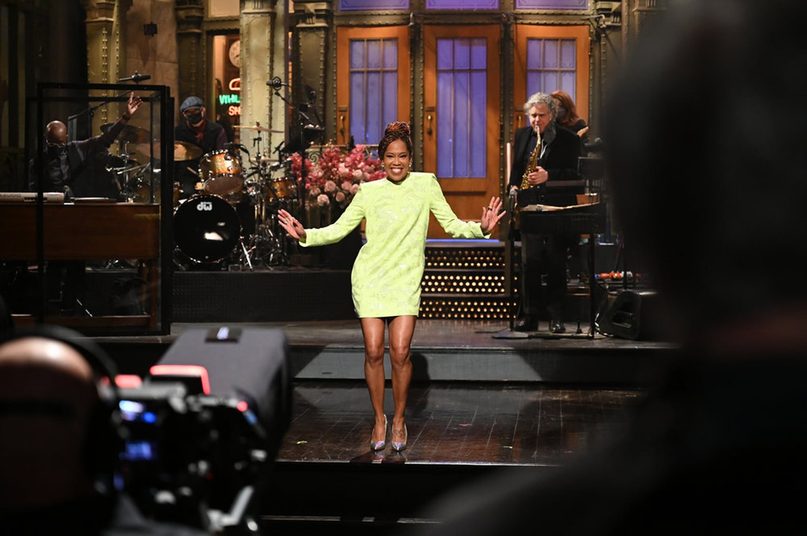 Dan Levy Left a Note For Regina King at Saturday Night Live | PS Celebrity