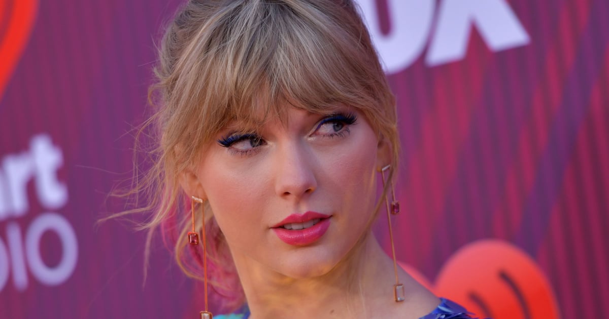 Taylor Swift Pink Hair at 2019 iHeart Radio Music Awards | POPSUGAR Beauty