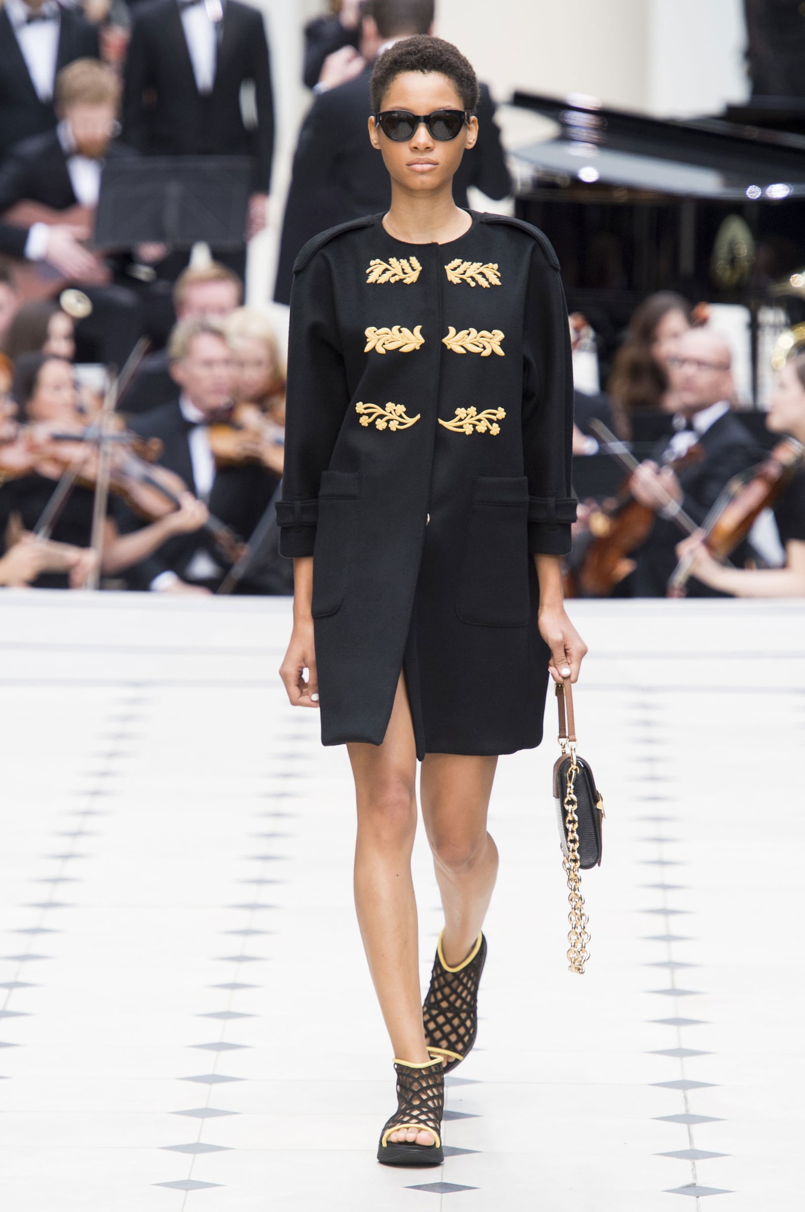 Burberry Show Spring 2016 | PS Fashion