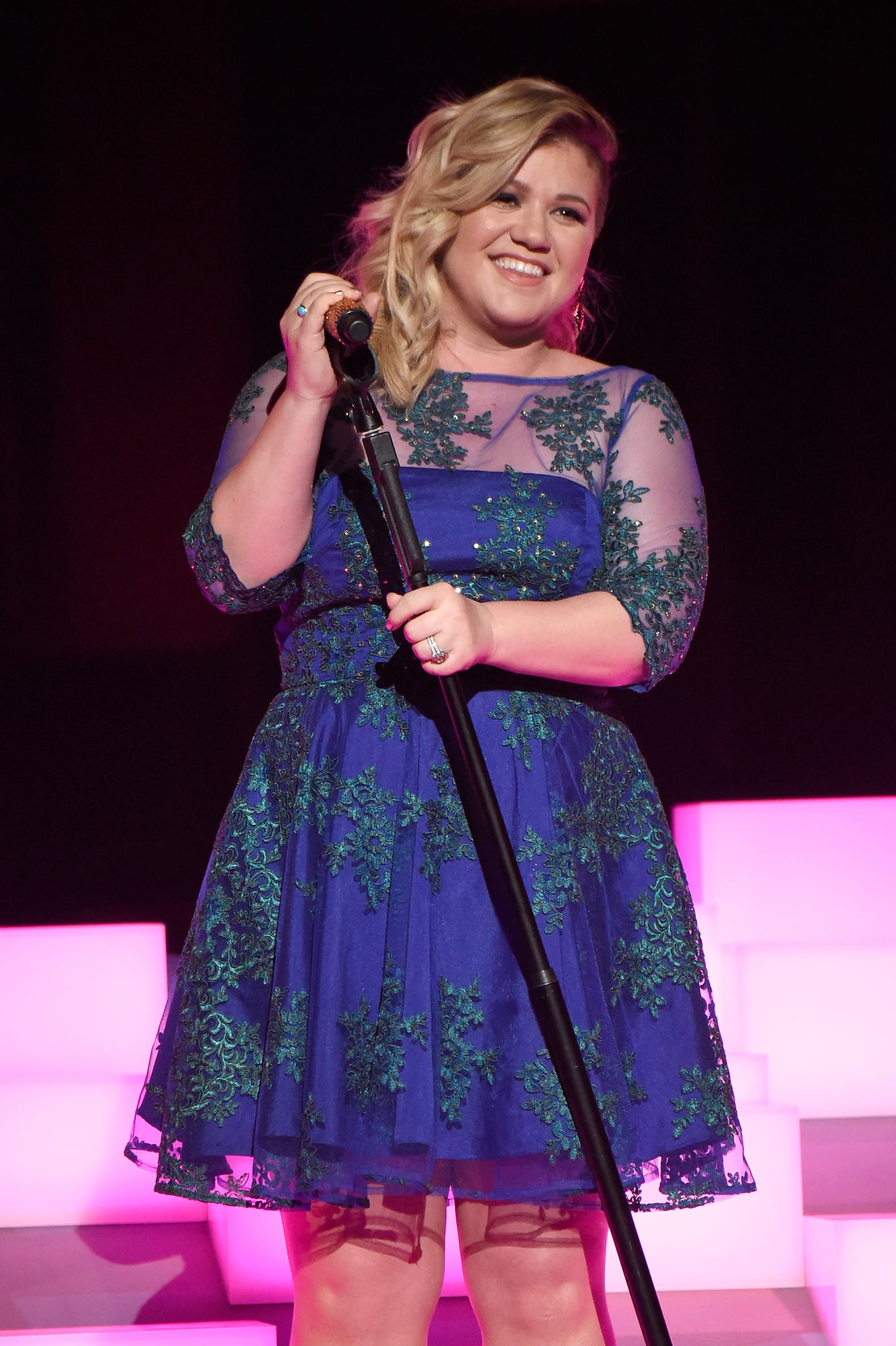 Kelly Clarkson Pictures Through the Years | PS Celebrity