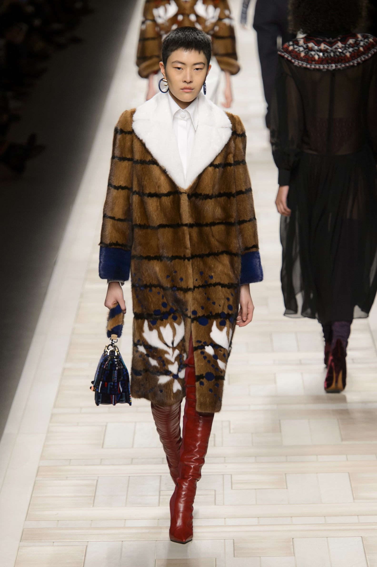 Fendi Fall 2017 Runway Show | PS Fashion