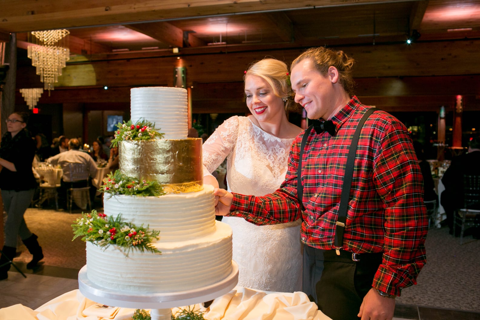 Plaid Holiday Wedding | PS Love