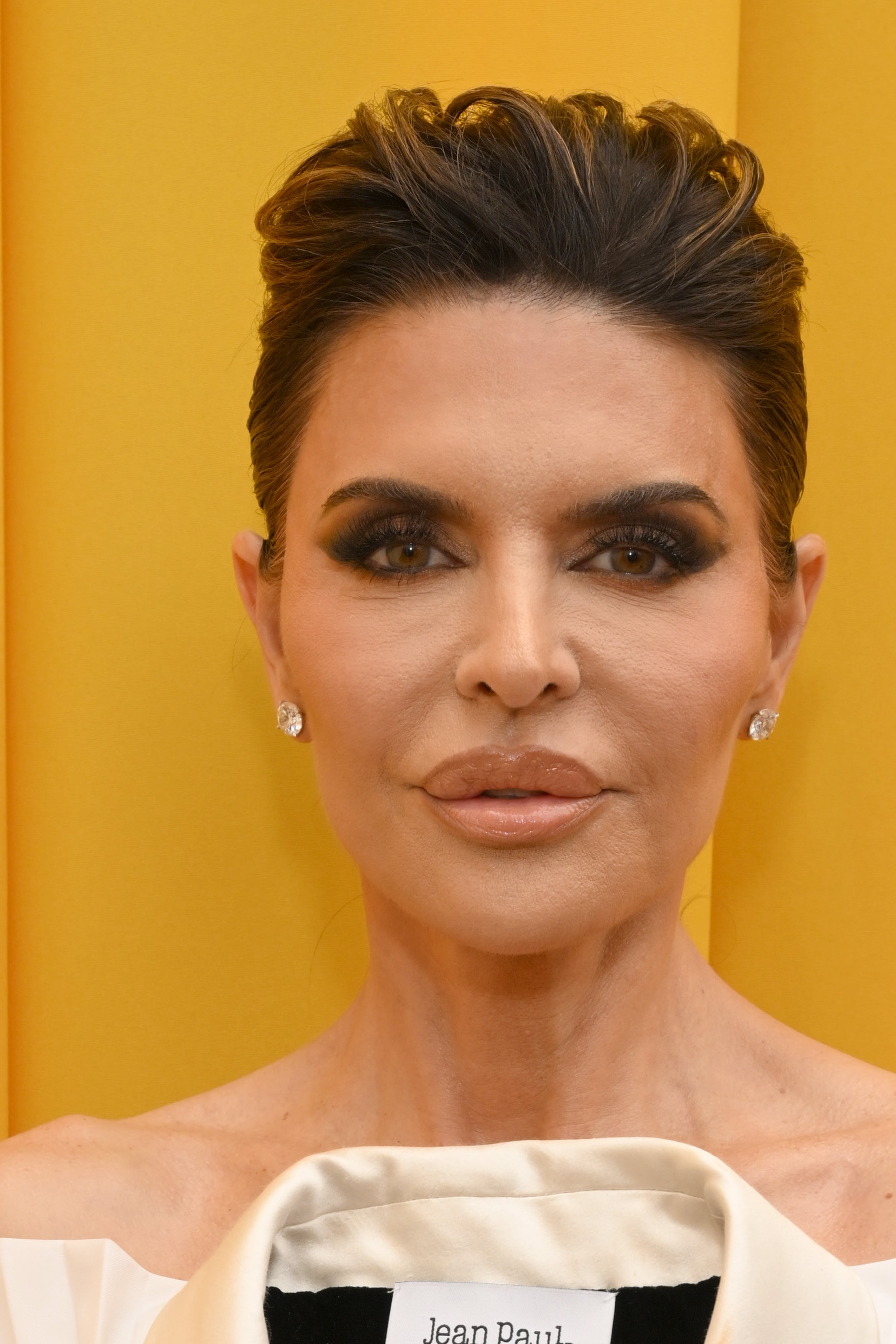 Lisa Rinna’s Black Hair Color and Pixie Style | POPSUGAR Beauty