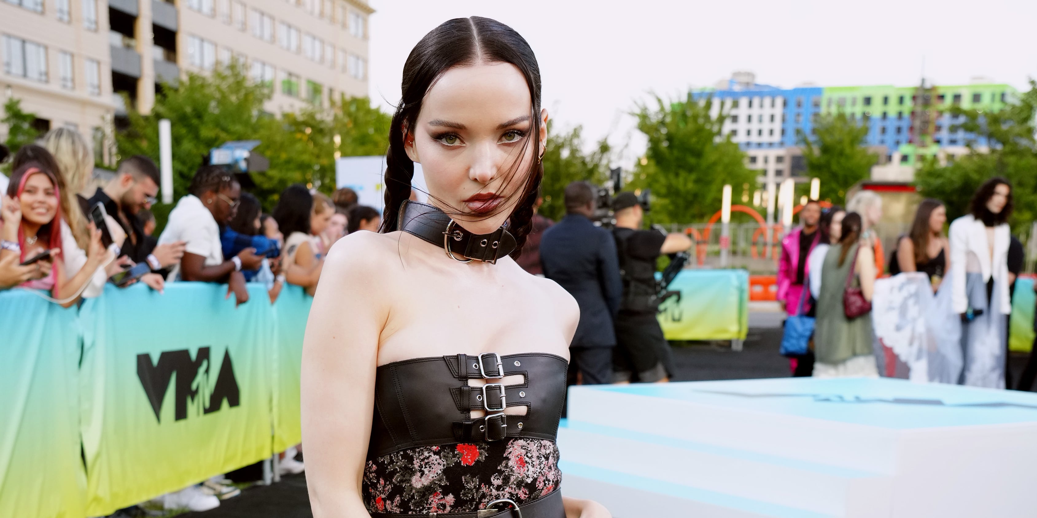 Dove Cameron's Belted Paco Rabanne Dress at the 2022 MTV VMA | PS Fashion
