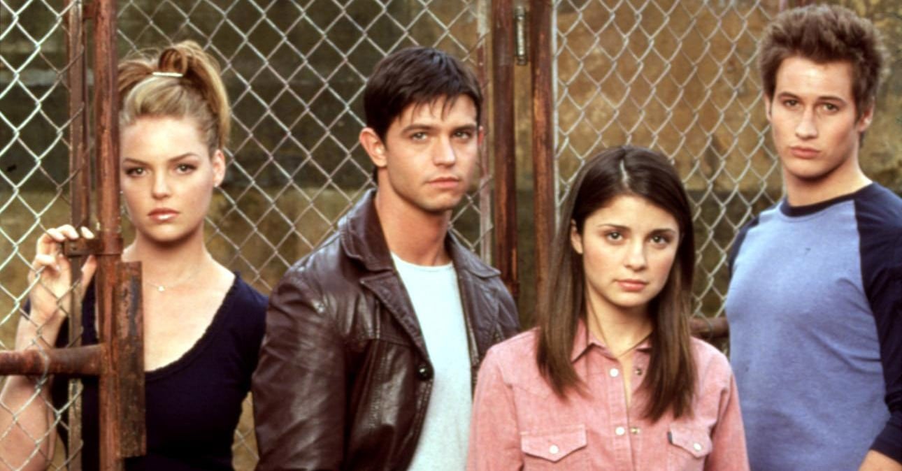 Roswell Reboot Details | PS Entertainment