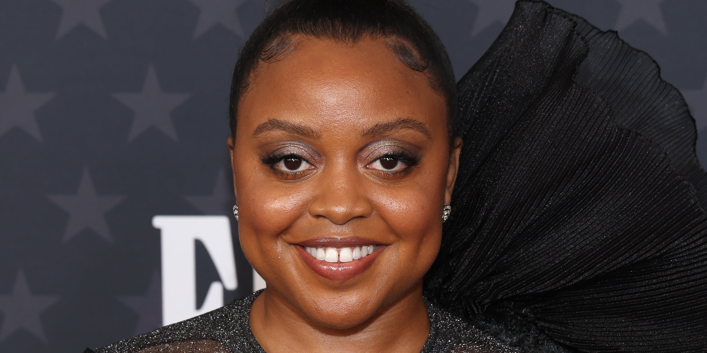 Quinta Brunson's Chrome Nails at the Critics' Choice | PS Beauty