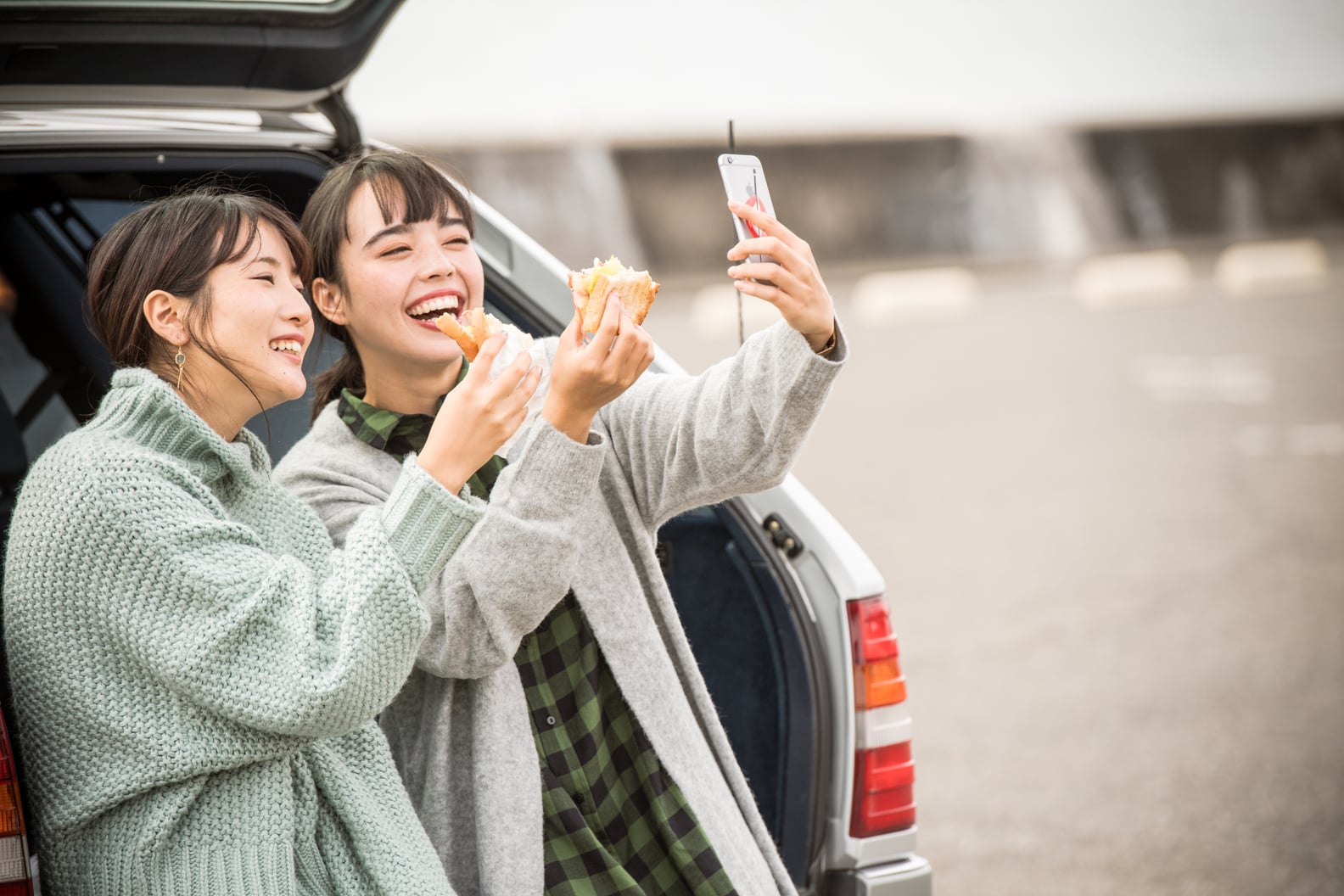 Fun and Romantic Car Date Ideas For Valentine's Day | PS Love