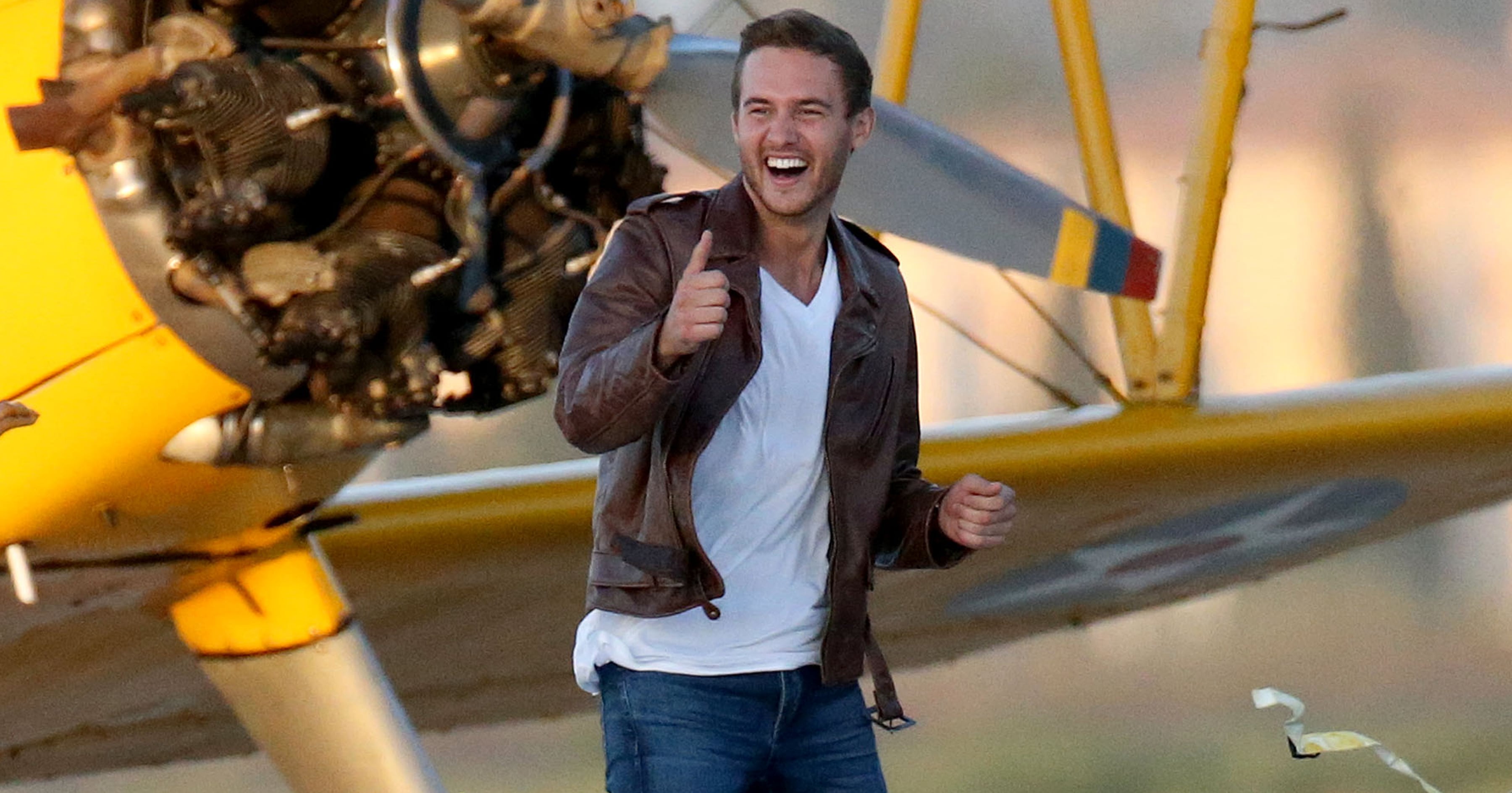 Peter Weber Films a Pilot-Themed Group Date on The Bachelor | PS ...