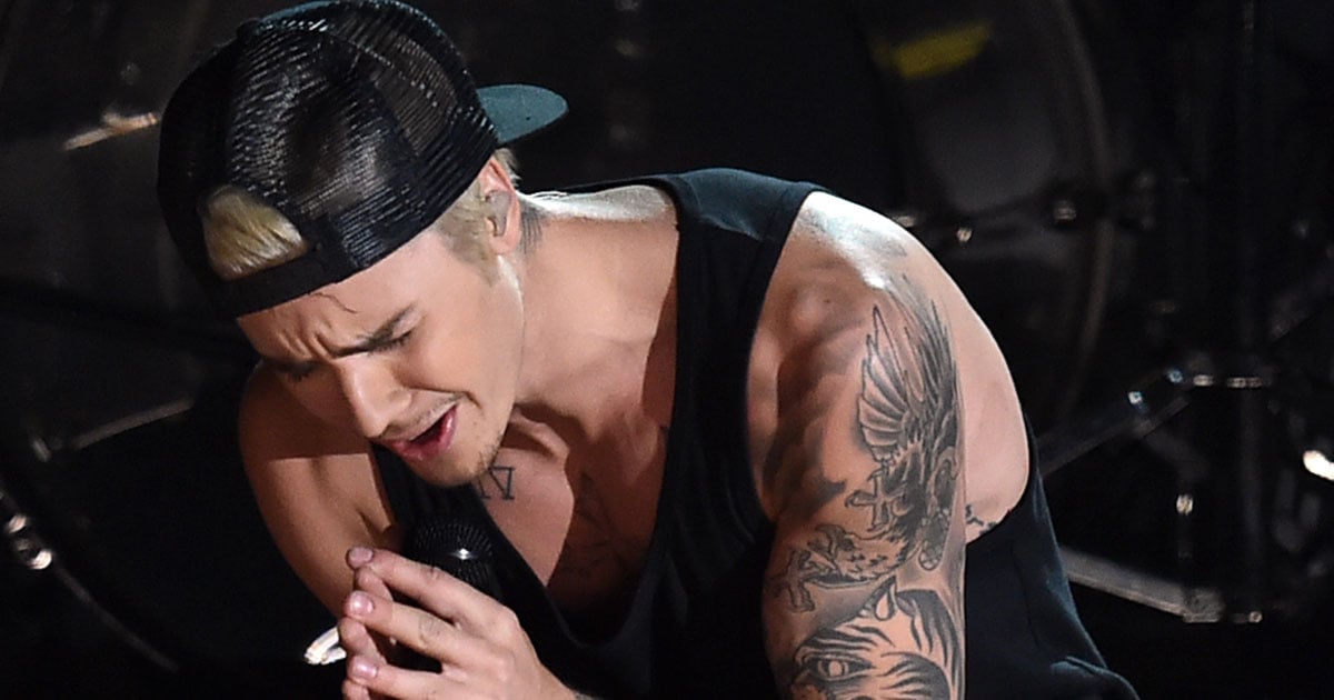Justin Bieber S Grammys Performance 2016 Video Ps Entertainment